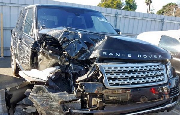 Damaged Range Rover 1